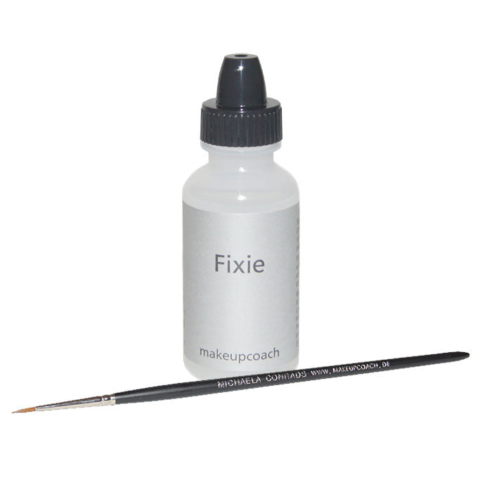 Fixie, macht flüssigen Lidstrich möglich – makeupcoach
